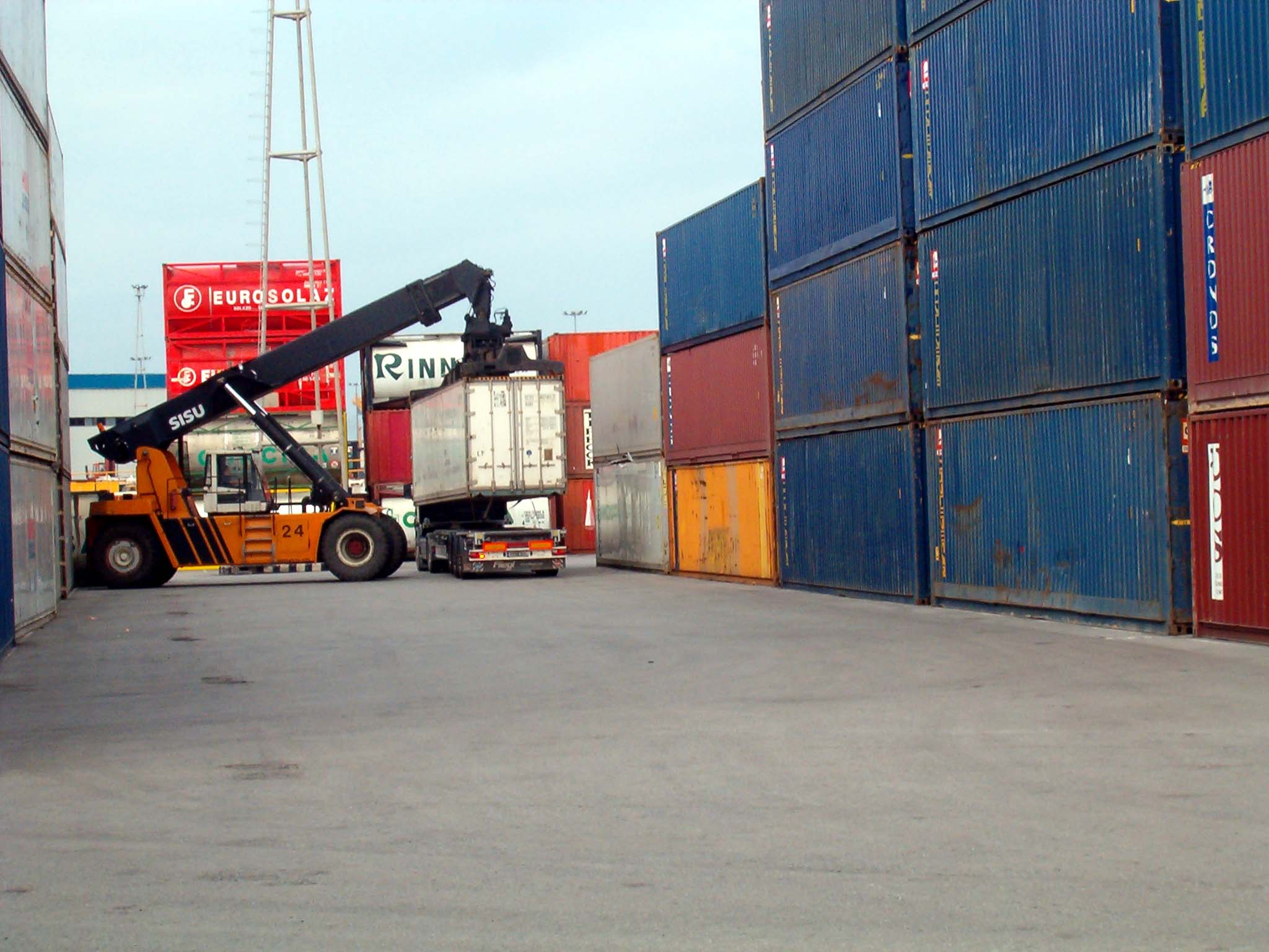 A guide to load securing devices, load restraints and lashings A guide to load securing devices, load restraints and lashings
