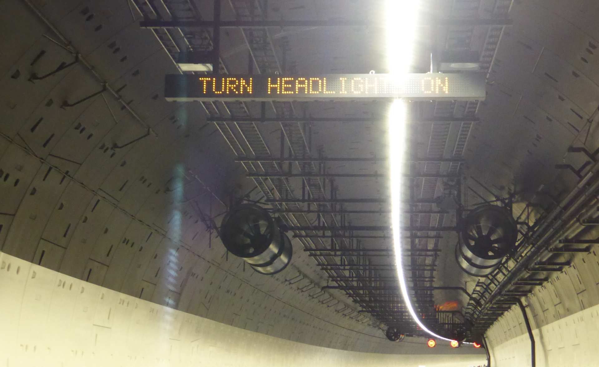 How to drive safely in a tunnel