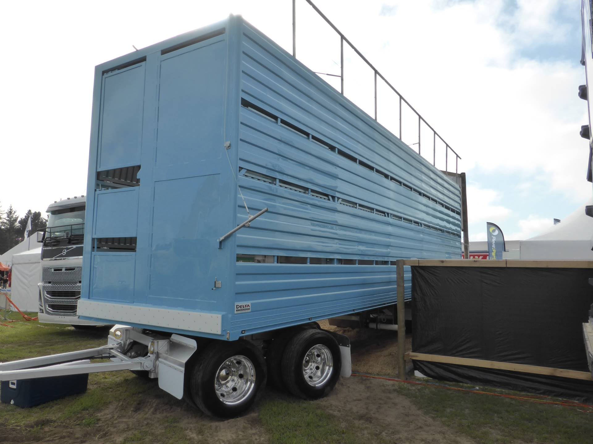 What is a full trailer?