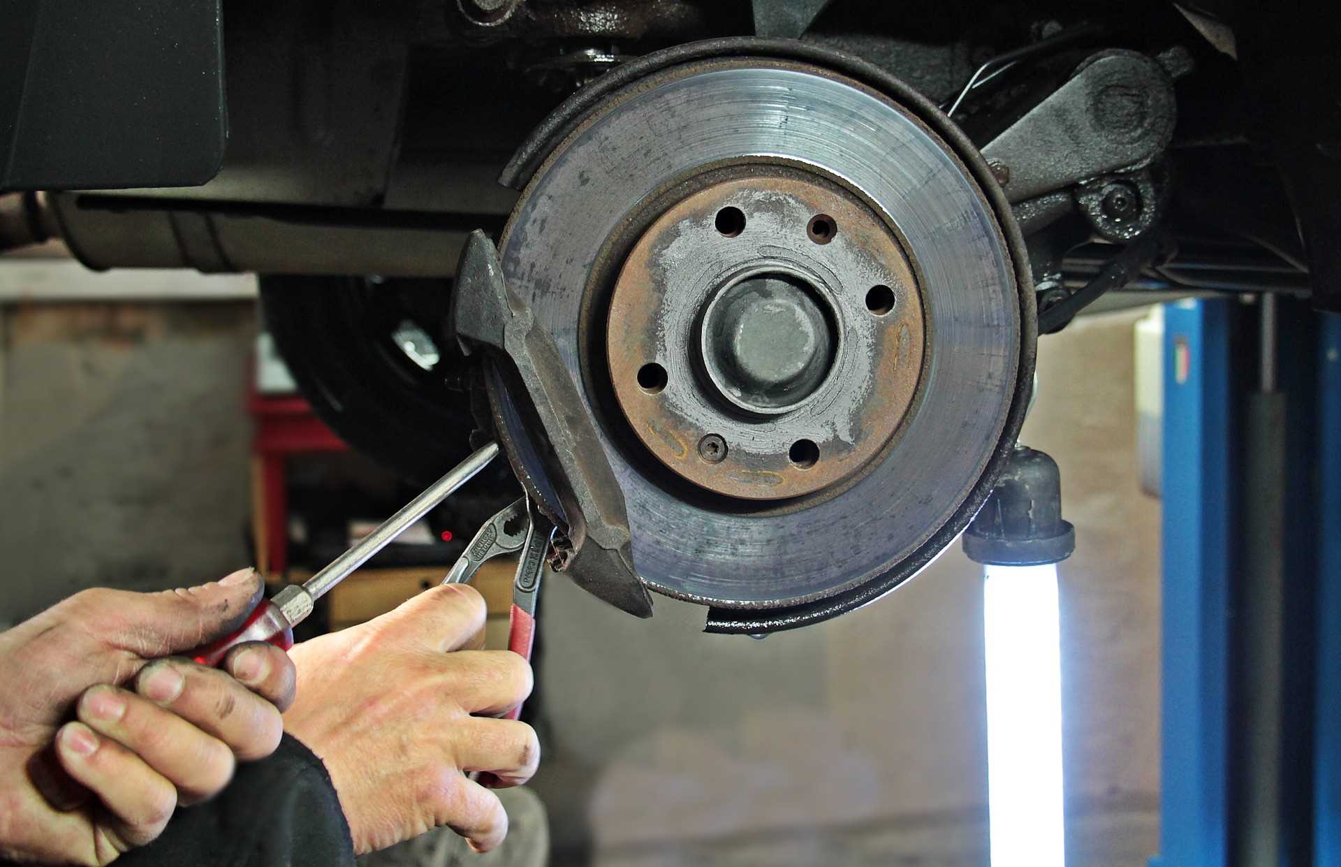 Signs of bad brakes and when to change them