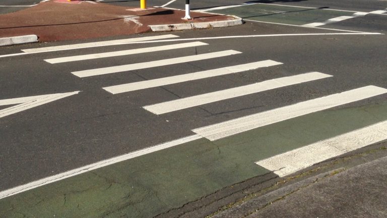 Cycle lanes and pedestrian crossings
