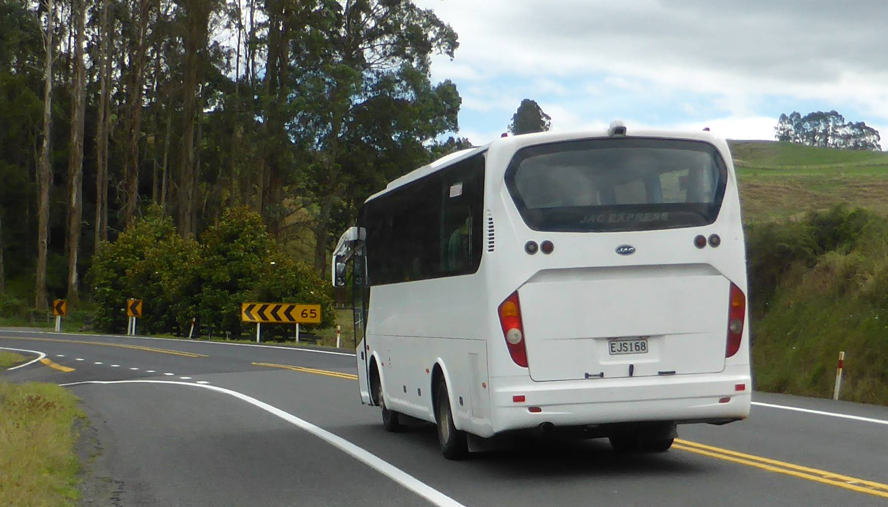 Where are blind spots on trucks and buses? | Driving Tests Resources