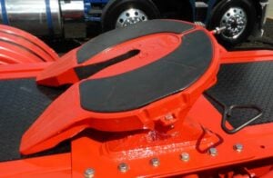 Can you adjust the height of a fifth wheel on a semitrailer? | Driving ...