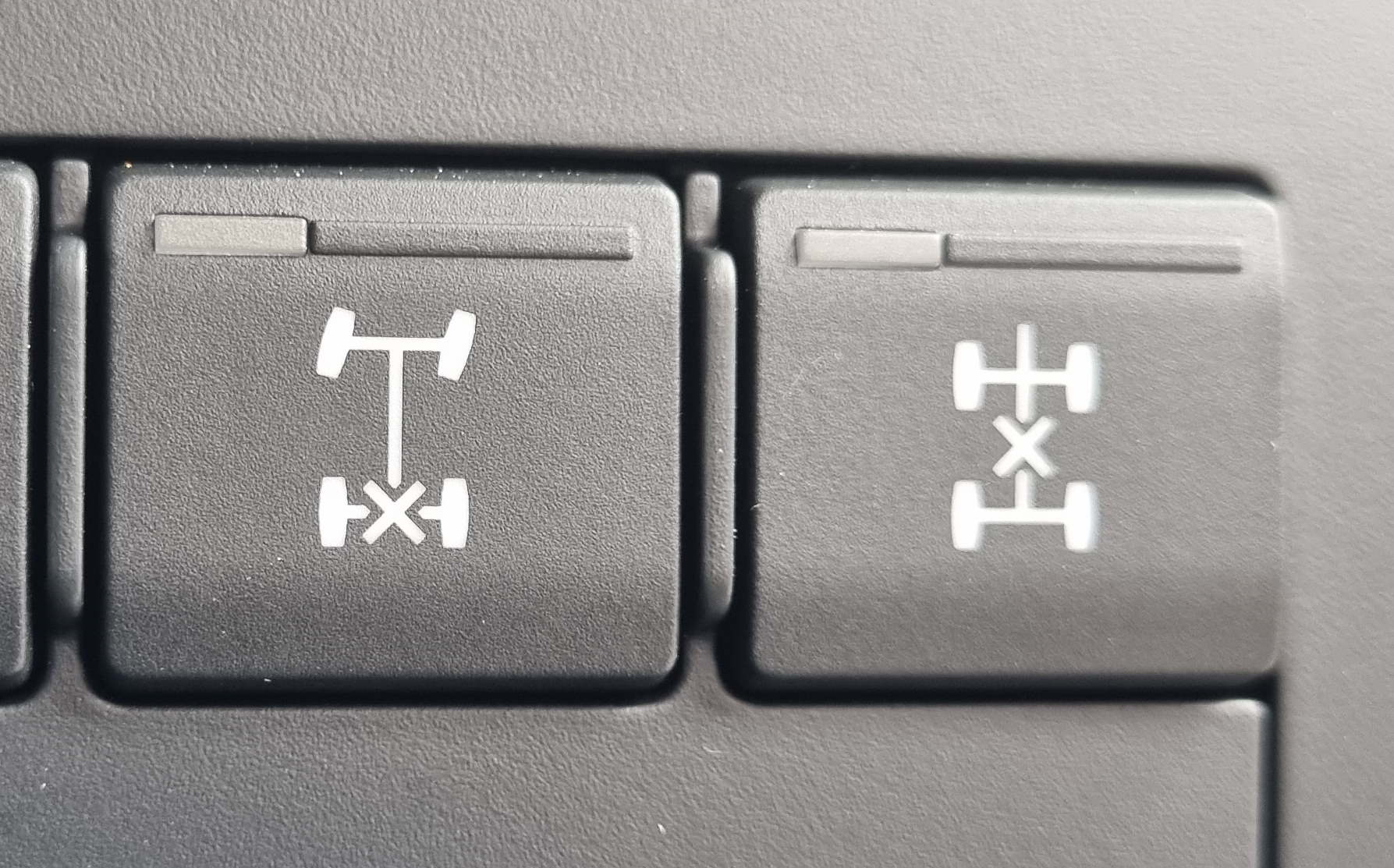 How do power dividers work on a truck?