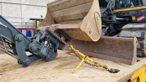 How to transport an excavator