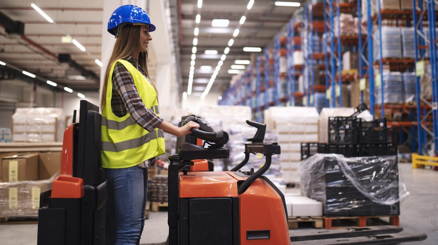 Should forklift operators wear a hat while working?