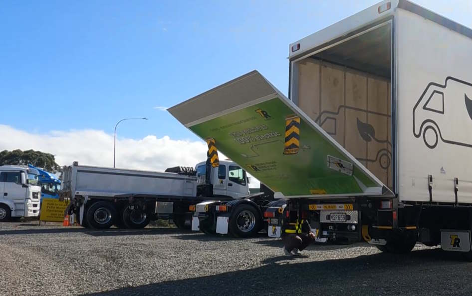 Should you choose a cantilever, column or folding tail lift?