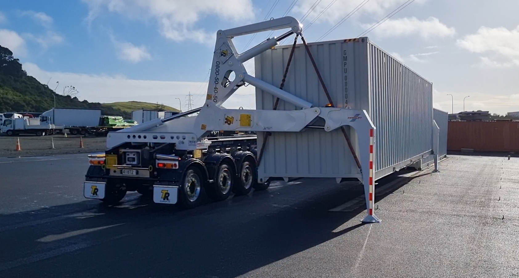 How does wind speed affect sideloaders, forklifts, EWPs and truck ...