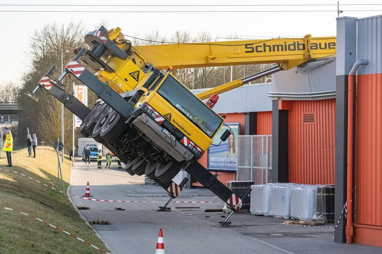 Interpreting Load Charts: Essential Skills for Safe Operation